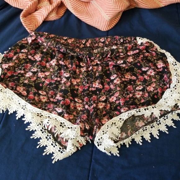 Zenobia | Shorts | Super Cute Spring Shorts Very Comfortable Xlx | Poshmark